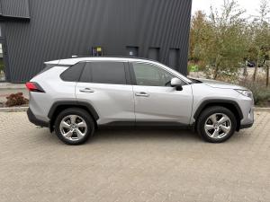 Pelēks Toyota RAV4 2024 Kauņa, ar dzinēja tilpumu 2.50 L un nobraukumu 35 tūkst. km par 32300 €, foto 7 vietnē AUTOMOTO.COM.LV