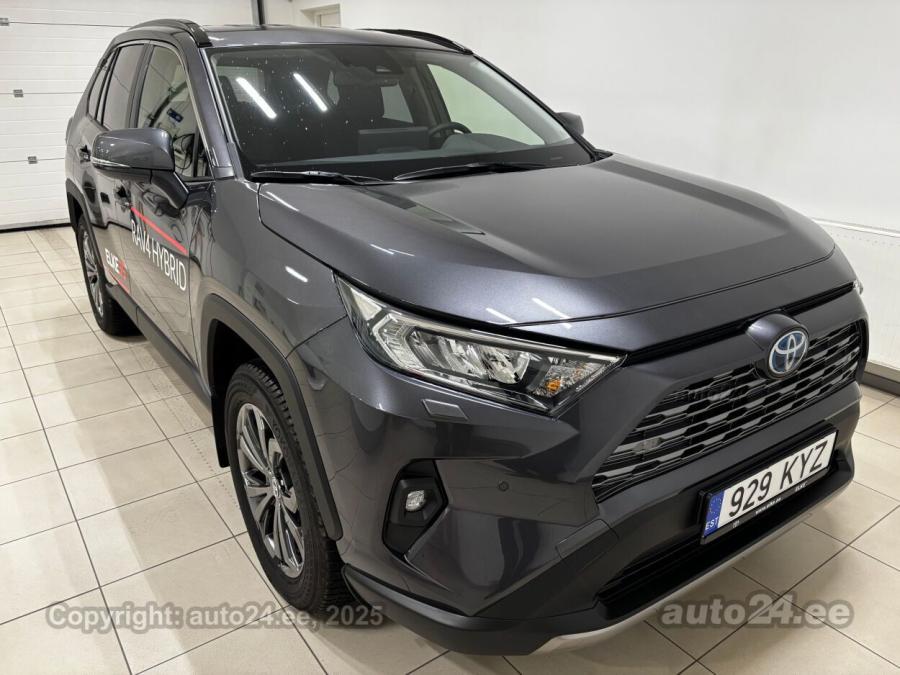 Pelēks Toyota RAV4 2025 Kuresāre, ar dzinēja tilpumu 2.50 L un nobraukumu 430 tūkst. km par 38500 €, foto 3 vietnē AUTOMOTO.COM.LV