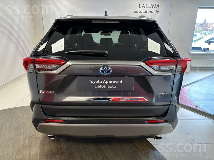 Pelēks Toyota RAV4 2025 Jēkabpils, ar dzinēja tilpumu 2.50 L un nobraukumu 21 tūkst. km par 35300 €, foto 5 vietnē AUTOMOTO.COM.LV