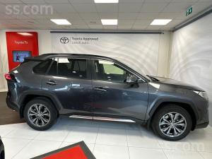 Pelēks Toyota RAV4 2025 Jēkabpils, ar dzinēja tilpumu 2.50 L un nobraukumu 21 tūkst. km par 35300 €, foto 8 vietnē AUTOMOTO.COM.LV