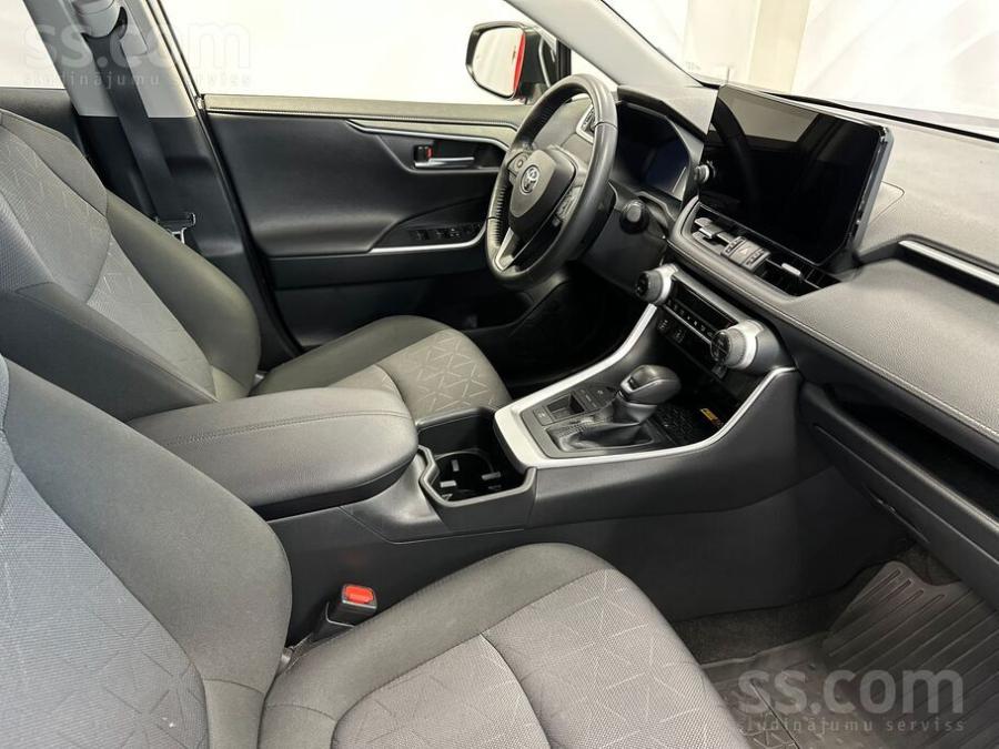 Pelēks Toyota RAV4 2025 Jēkabpils, ar dzinēja tilpumu 2.50 L un nobraukumu 21 tūkst. km par 35300 €, foto 20 vietnē AUTOMOTO.COM.LV