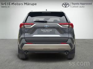 Grey Toyota RAV4 2025 in Riga, with an engine capacity of 2.50 L and mileage of 2 thousand km for 49990 €, photo 5 on AUTOMOTO.COM.LV