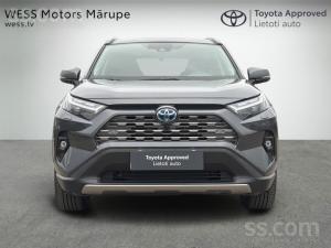 Grey Toyota RAV4 2025 in Riga, with an engine capacity of 2.50 L and mileage of 2 thousand km for 49990 €, photo 6 on AUTOMOTO.COM.LV