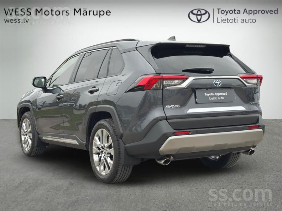Grey Toyota RAV4 2025 in Riga, with an engine capacity of 2.50 L and mileage of 2 thousand km for 49990 €, photo 18 on AUTOMOTO.COM.LV