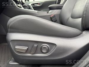 Grey Toyota RAV4 2025 in Riga, with an engine capacity of 2.50 L and mileage of 2 thousand km for 49990 €, photo 30 on AUTOMOTO.COM.LV