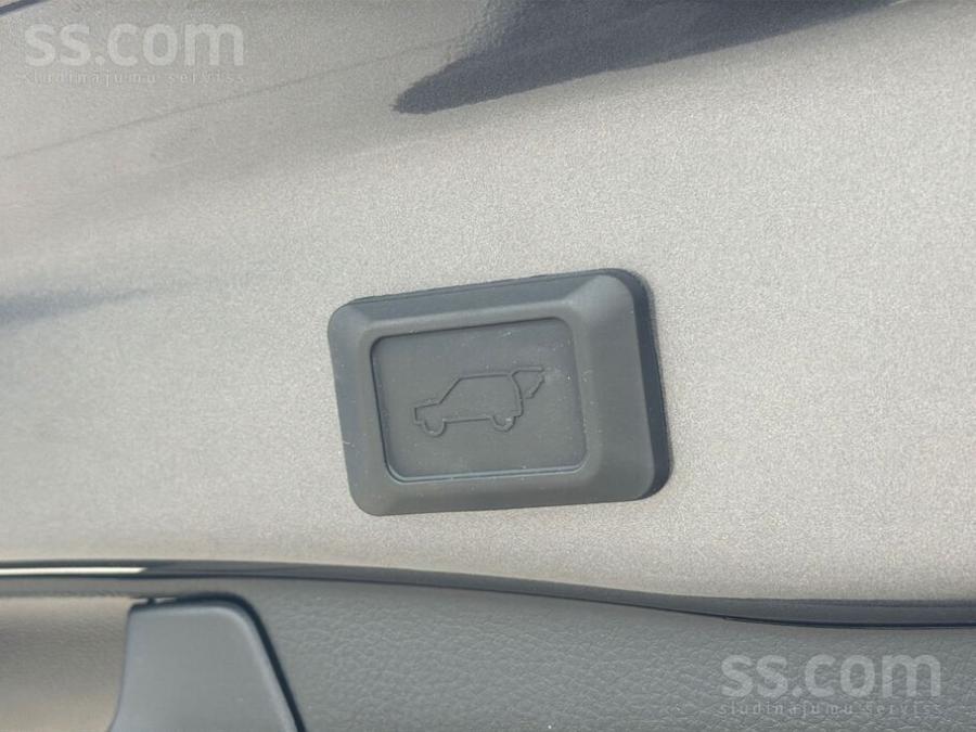Grey Toyota RAV4 2025 in Riga, with an engine capacity of 2.50 L and mileage of 2 thousand km for 49990 €, photo 32 on AUTOMOTO.COM.LV