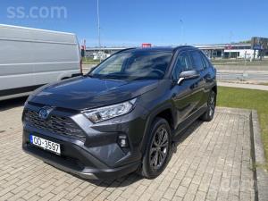 Серый Тойота РАВ 4 2025 в Рига, объемом двигателя 2.50 л и пробегом 3 тыс. км за 40350 €, фото 3 на AUTOMOTO.COM.LV