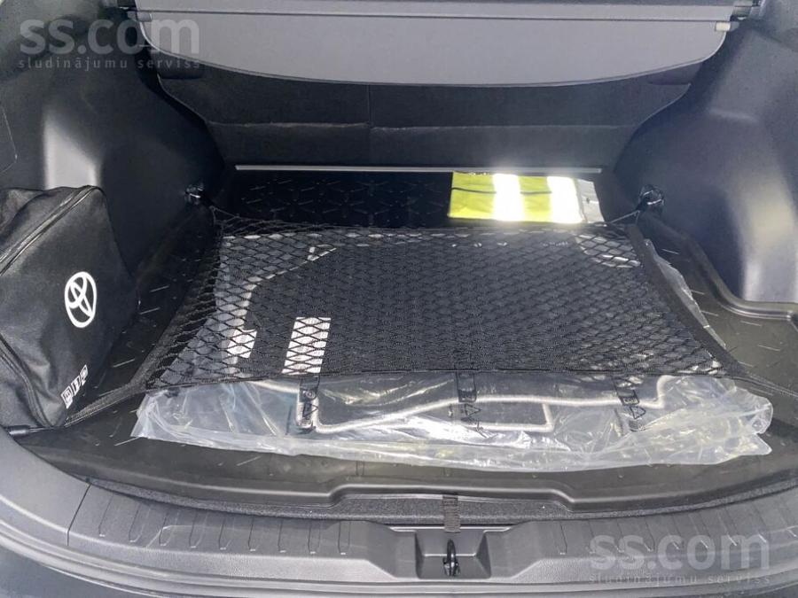 Pelēks Toyota RAV4 2025 Rīga, ar dzinēja tilpumu 2.50 L un nobraukumu 3 tūkst. km par 38500 €, foto 5 vietnē AUTOMOTO.COM.LV