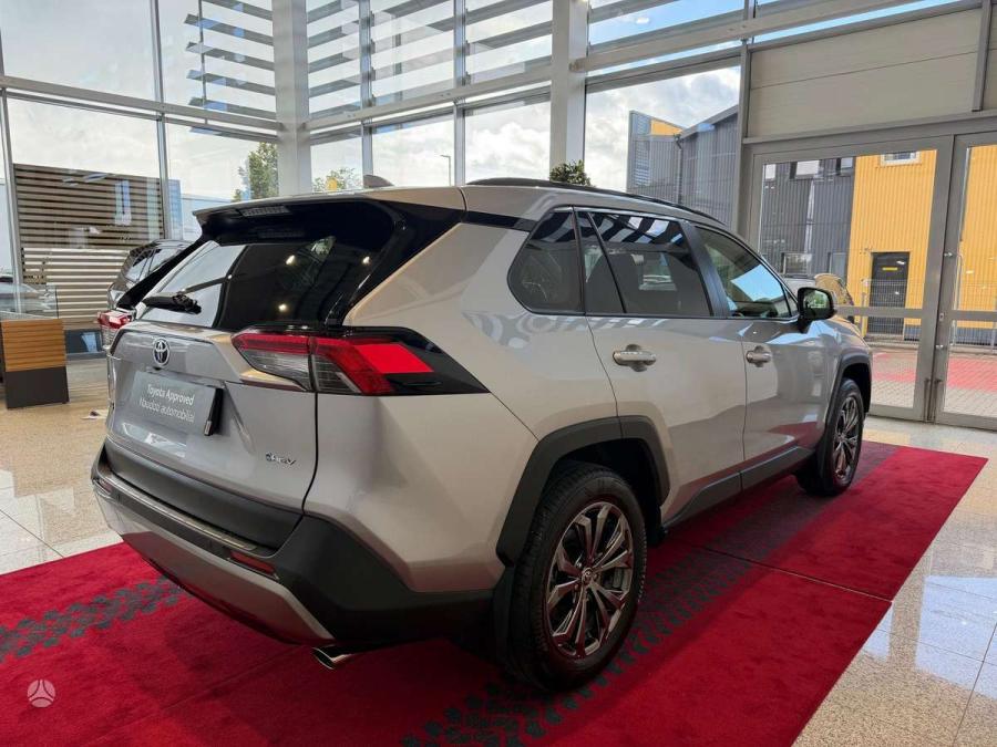 Pelēks Toyota RAV4 2025 Šauļi, ar dzinēja tilpumu 2.49 L un nobraukumu 17 tūkst. km par 38500 €, foto 5 vietnē AUTOMOTO.COM.LV
