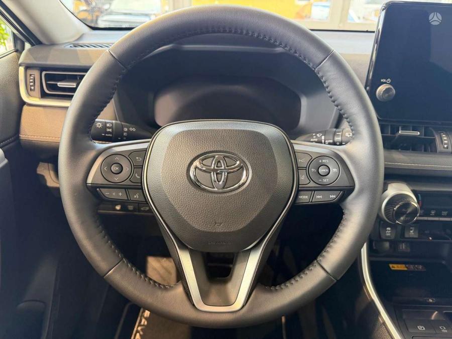 Pelēks Toyota RAV4 2025 Šauļi, ar dzinēja tilpumu 2.49 L un nobraukumu 17 tūkst. km par 38500 €, foto 12 vietnē AUTOMOTO.COM.LV