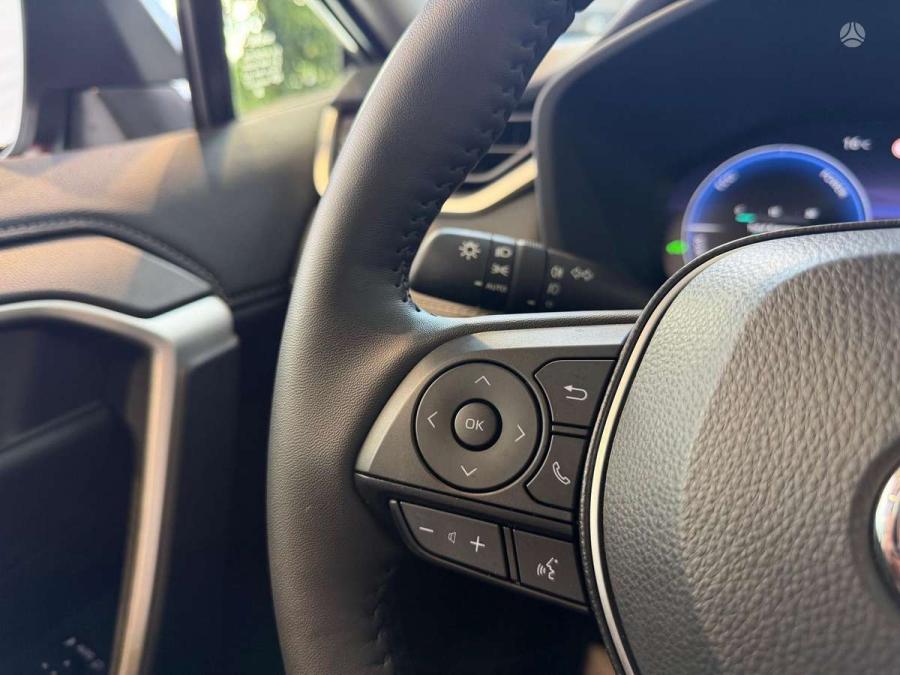 Pelēks Toyota RAV4 2025 Šauļi, ar dzinēja tilpumu 2.49 L un nobraukumu 17 tūkst. km par 38500 €, foto 18 vietnē AUTOMOTO.COM.LV