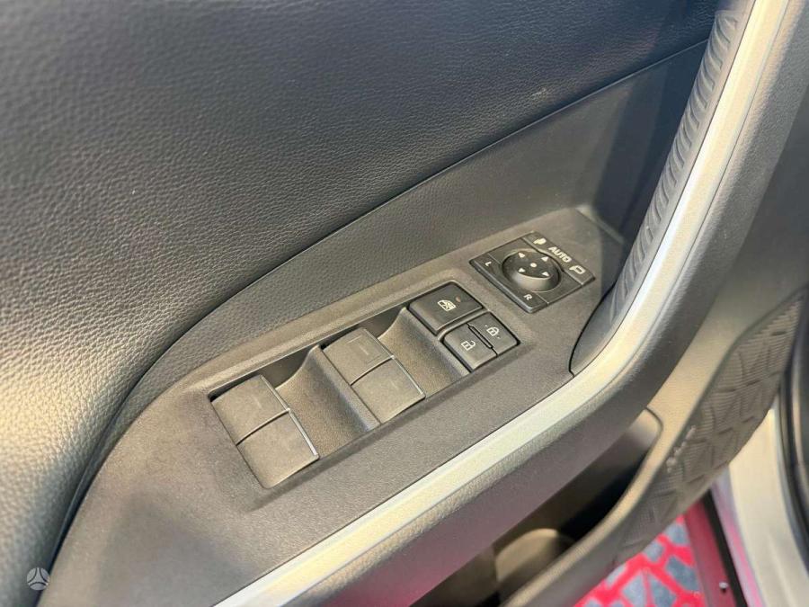 Pelēks Toyota RAV4 2025 Šauļi, ar dzinēja tilpumu 2.49 L un nobraukumu 17 tūkst. km par 38500 €, foto 22 vietnē AUTOMOTO.COM.LV