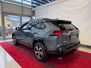 Pelēks Toyota RAV4 2025 Šauļi, ar dzinēja tilpumu 2.49 L un nobraukumu 26 tūkst. km par 46900 €, foto 4 vietnē AUTOMOTO.COM.LV