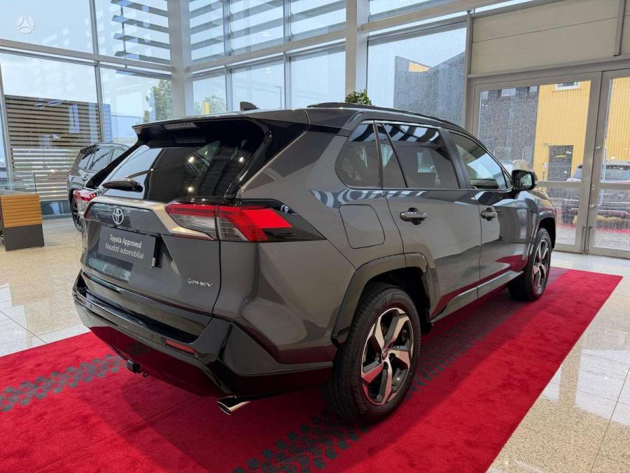 Pelēks Toyota RAV4 2025 Šauļi, ar dzinēja tilpumu 2.49 L un nobraukumu 26 tūkst. km par 46900 €, foto 5 vietnē AUTOMOTO.COM.LV