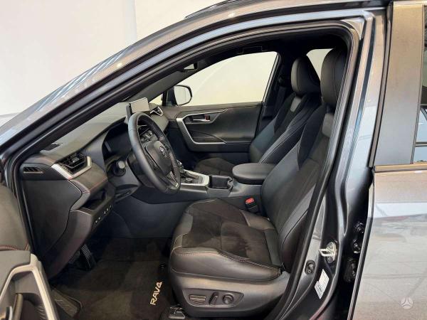 Grey Toyota RAV4 2025 in Siauliai, with an engine capacity of 2.49 L and mileage of 26 thousand km for 46900 €, photo 6 on AUTOMOTO.COM.LV