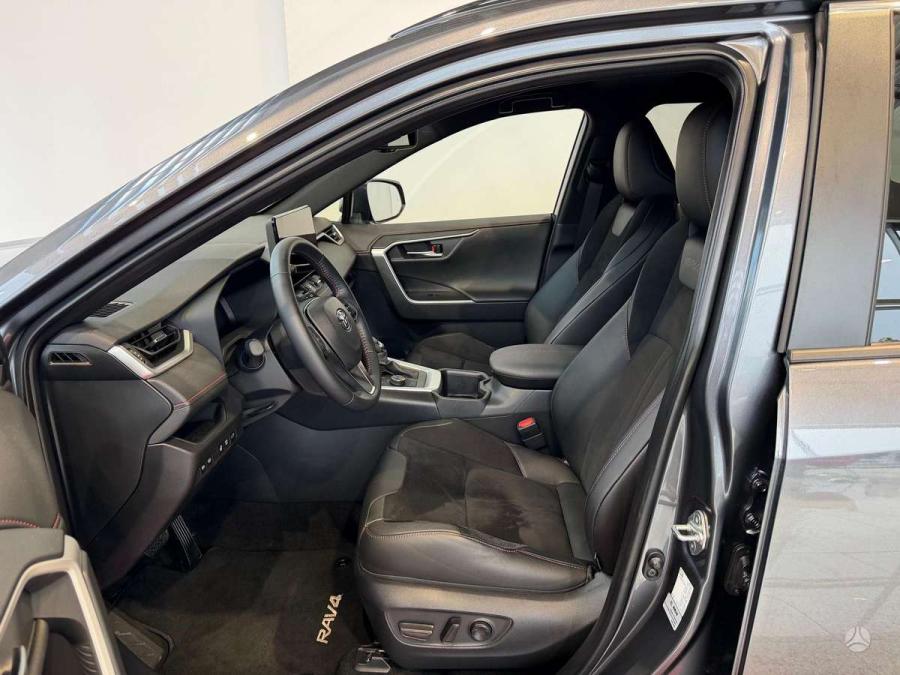 Pelēks Toyota RAV4 2025 Šauļi, ar dzinēja tilpumu 2.49 L un nobraukumu 26 tūkst. km par 46900 €, foto 7 vietnē AUTOMOTO.COM.LV