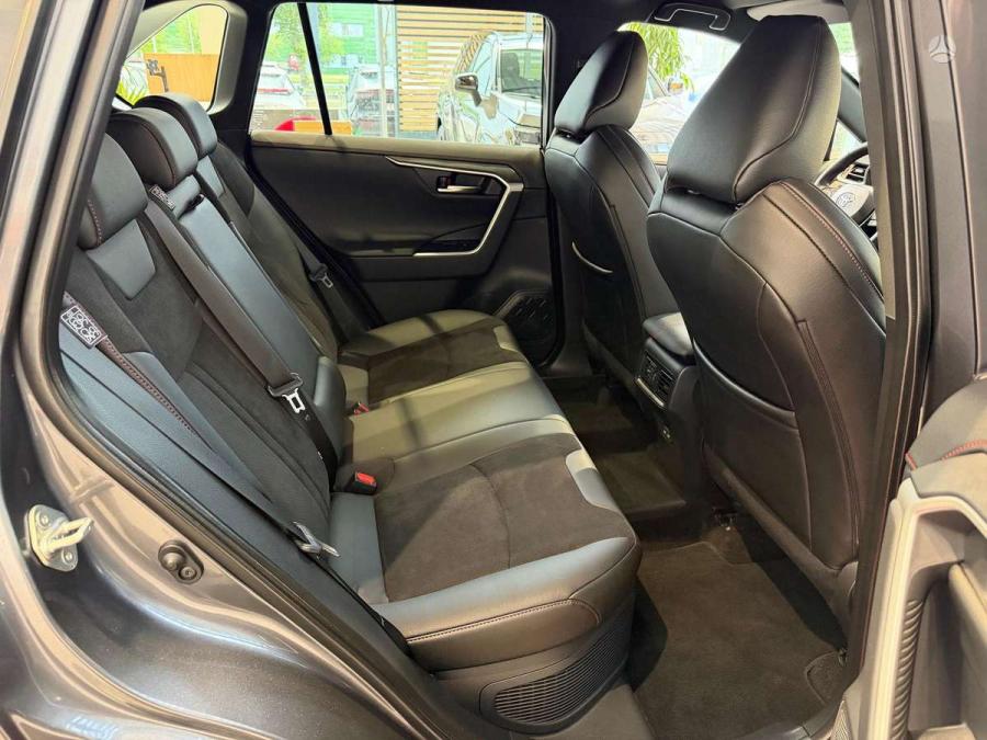 Pelēks Toyota RAV4 2025 Šauļi, ar dzinēja tilpumu 2.49 L un nobraukumu 26 tūkst. km par 46900 €, foto 9 vietnē AUTOMOTO.COM.LV