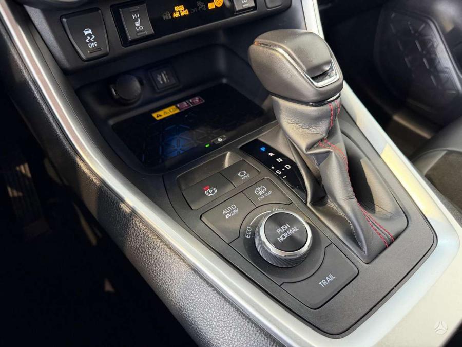 Pelēks Toyota RAV4 2025 Šauļi, ar dzinēja tilpumu 2.49 L un nobraukumu 26 tūkst. km par 46900 €, foto 15 vietnē AUTOMOTO.COM.LV