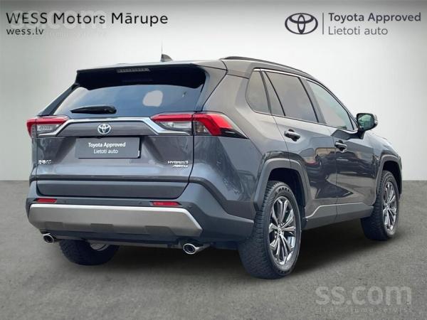 Grey Toyota RAV4 2025 in Riga, with an engine capacity of 2.50 L and mileage of 11 thousand km for 38990 €, photo 2 on AUTOMOTO.COM.LV