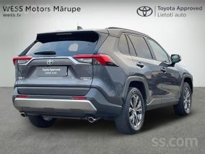Grey Toyota RAV4 2025 in Riga, with an engine capacity of 2.50 L and mileage of 11 thousand km for 38990 €, photo 3 on AUTOMOTO.COM.LV
