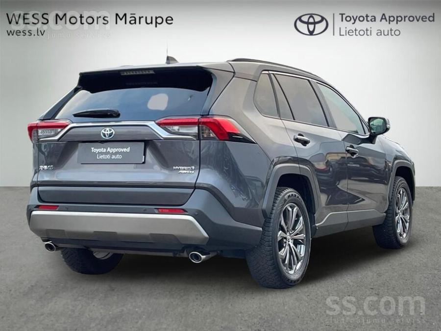 Grey Toyota RAV4 2025 in Riga, with an engine capacity of 2.50 L and mileage of 11 thousand km for 38990 €, photo 3 on AUTOMOTO.COM.LV