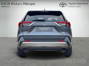 Grey Toyota RAV4 2025 in Riga, with an engine capacity of 2.50 L and mileage of 11 thousand km for 38990 €, photo 5 on AUTOMOTO.COM.LV