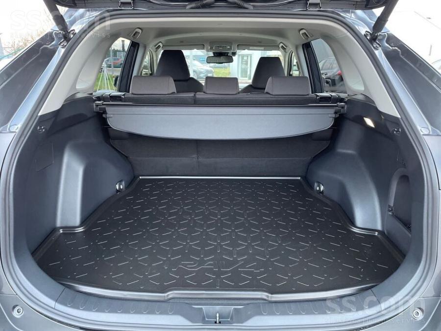 Grey Toyota RAV4 2025 in Riga, with an engine capacity of 2.50 L and mileage of 11 thousand km for 38990 €, photo 11 on AUTOMOTO.COM.LV
