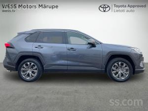 Grey Toyota RAV4 2025 in Riga, with an engine capacity of 2.50 L and mileage of 11 thousand km for 38990 €, photo 17 on AUTOMOTO.COM.LV