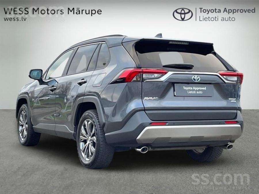 Grey Toyota RAV4 2025 in Riga, with an engine capacity of 2.50 L and mileage of 11 thousand km for 38990 €, photo 18 on AUTOMOTO.COM.LV