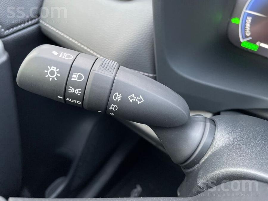 Grey Toyota RAV4 2025 in Riga, with an engine capacity of 2.50 L and mileage of 11 thousand km for 38990 €, photo 24 on AUTOMOTO.COM.LV