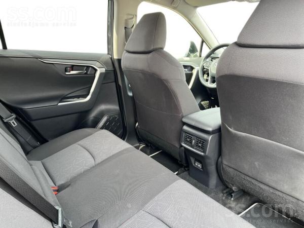 Pelēks Toyota RAV4 2025 Rīga, ar dzinēja tilpumu 2.50 L un nobraukumu 23 tūkst. km par 37990 €, foto 7 vietnē AUTOMOTO.COM.LV