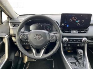 Pelēks Toyota RAV4 2025 Rīga, ar dzinēja tilpumu 2.50 L un nobraukumu 23 tūkst. km par 37990 €, foto 10 vietnē AUTOMOTO.COM.LV