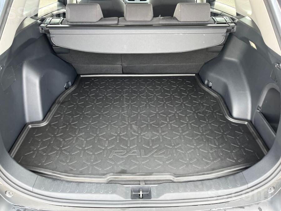 Pelēks Toyota RAV4 2025 Rīga, ar dzinēja tilpumu 2.50 L un nobraukumu 23 tūkst. km par 37990 €, foto 11 vietnē AUTOMOTO.COM.LV