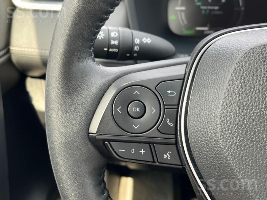 Pelēks Toyota RAV4 2025 Rīga, ar dzinēja tilpumu 2.50 L un nobraukumu 23 tūkst. km par 37990 €, foto 18 vietnē AUTOMOTO.COM.LV