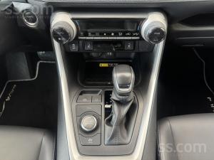 Серый Тойота РАВ 4 2025 в Рига, объемом двигателя 2.50 л и пробегом 32 тыс. км за 37500 €, фото 14 на AUTOMOTO.COM.LV