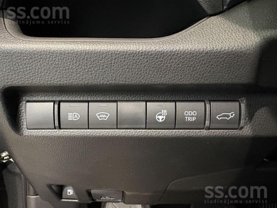 Pelēks Toyota RAV4 2025 Ventspils, ar dzinēja tilpumu 2.50 L un nobraukumu 6 tūkst. km par 37800 €, foto 12 vietnē AUTOMOTO.COM.LV