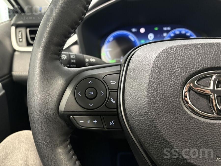 Pelēks Toyota RAV4 2025 Ventspils, ar dzinēja tilpumu 2.50 L un nobraukumu 6 tūkst. km par 37800 €, foto 13 vietnē AUTOMOTO.COM.LV