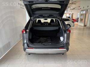 Pelēks Toyota RAV4 2025 Ventspils, ar dzinēja tilpumu 2.50 L un nobraukumu 6 tūkst. km par 37800 €, foto 25 vietnē AUTOMOTO.COM.LV