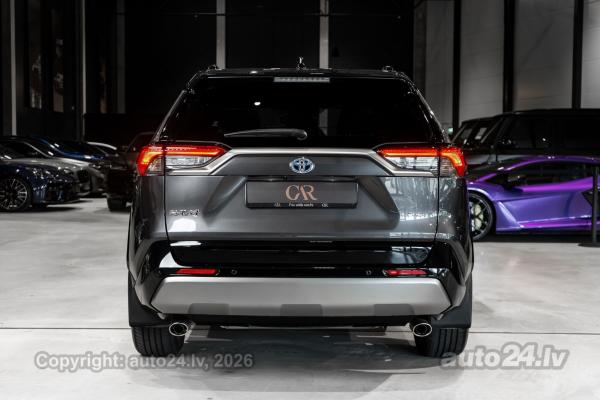 Grey Toyota RAV4 2025 in Riga, with an engine capacity of 2.50 L and mileage of 11 thousand km for 37990 €, photo 5 on AUTOMOTO.COM.LV