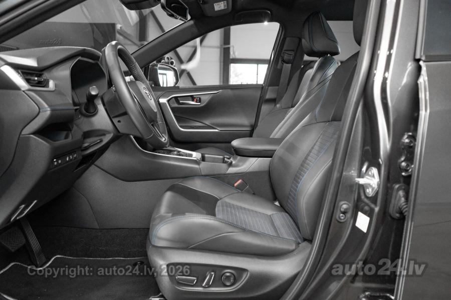 Pelēks Toyota RAV4 2025 Rīga, ar dzinēja tilpumu 2.50 L un nobraukumu 11 tūkst. km par 37990 €, foto 10 vietnē AUTOMOTO.COM.LV