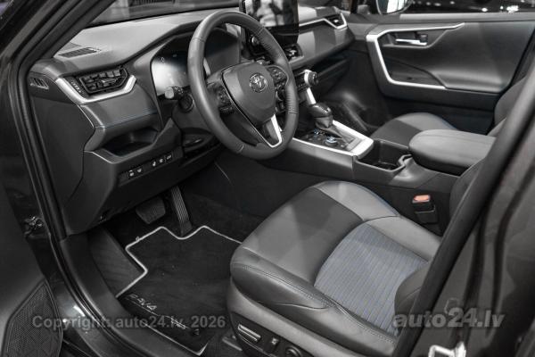 Grey Toyota RAV4 2025 in Riga, with an engine capacity of 2.50 L and mileage of 11 thousand km for 37990 €, photo 10 on AUTOMOTO.COM.LV