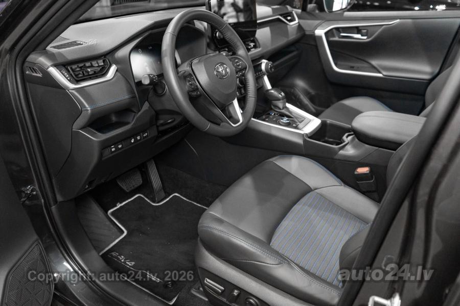 Pelēks Toyota RAV4 2025 Rīga, ar dzinēja tilpumu 2.50 L un nobraukumu 11 tūkst. km par 37990 €, foto 11 vietnē AUTOMOTO.COM.LV