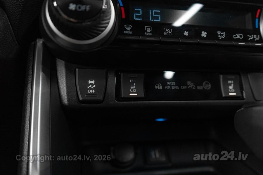 Pelēks Toyota RAV4 2025 Rīga, ar dzinēja tilpumu 2.50 L un nobraukumu 11 tūkst. km par 37990 €, foto 28 vietnē AUTOMOTO.COM.LV