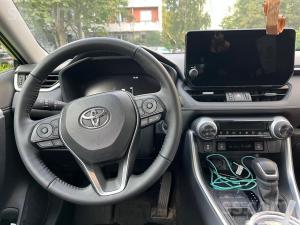 Pelēks Toyota RAV4 2025 Rīga, ar dzinēja tilpumu 2.50 L un nobraukumu 9 tūkst. km par 37900 €, foto 11 vietnē AUTOMOTO.COM.LV