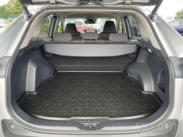 Grey Toyota RAV4 2025 in Riga, with an engine capacity of 2.50 L and mileage of 28 thousand km for 36990 €, photo 10 on AUTOMOTO.COM.LV