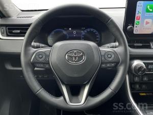 Grey Toyota RAV4 2025 in Riga, with an engine capacity of 2.50 L and mileage of 28 thousand km for 36990 €, photo 13 on AUTOMOTO.COM.LV