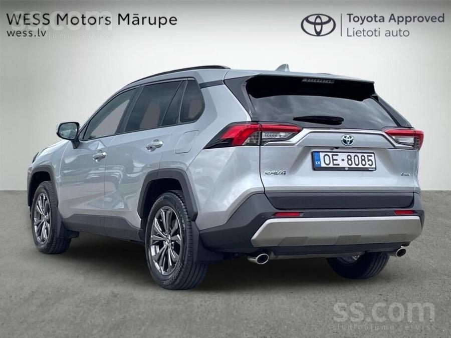 Grey Toyota RAV4 2025 in Riga, with an engine capacity of 2.50 L and mileage of 28 thousand km for 36990 €, photo 18 on AUTOMOTO.COM.LV