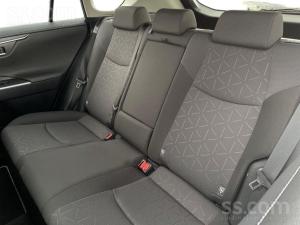 Grey Toyota RAV4 2025 in Riga, with an engine capacity of 2.50 L and mileage of 28 thousand km for 36990 €, photo 20 on AUTOMOTO.COM.LV