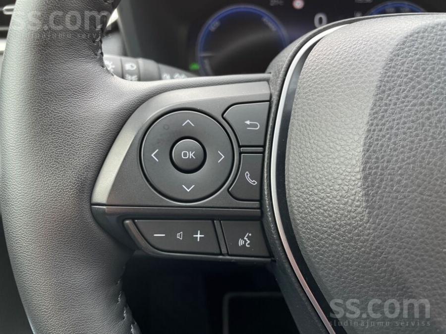 Grey Toyota RAV4 2025 in Riga, with an engine capacity of 2.50 L and mileage of 28 thousand km for 36990 €, photo 22 on AUTOMOTO.COM.LV
