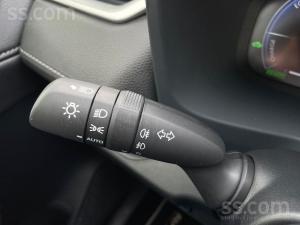 Grey Toyota RAV4 2025 in Riga, with an engine capacity of 2.50 L and mileage of 28 thousand km for 36990 €, photo 24 on AUTOMOTO.COM.LV
